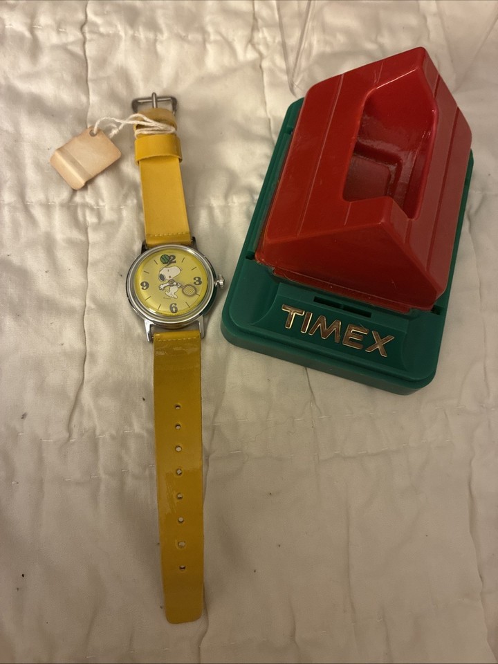 1958c 1970s Timex Snoopy Tennis Yellow MYSTERY BALL wristwatch ...