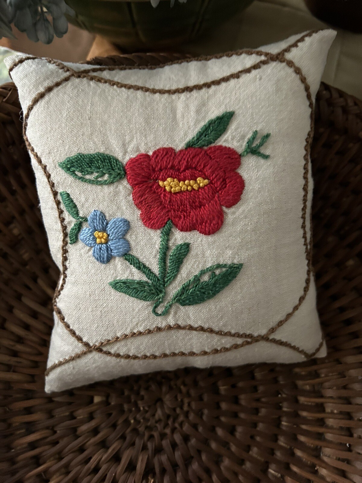 Primitive Stitchery Vintage Floral Tuck Spring Red Flower Ornie | eBay