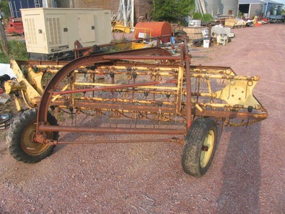 Hay Rakes - Pull Type