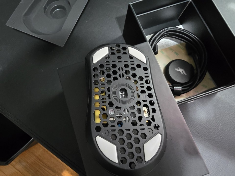 Finalmouse ULX Phantom Medium/Lion Wireless 8k Mouse | eBay