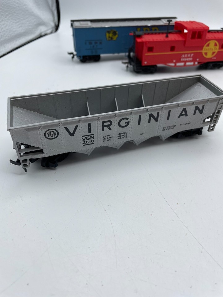 Vintage TYCO HO Scale Model Train Car Lot Boxcar Tanker Caboose Hopper ...