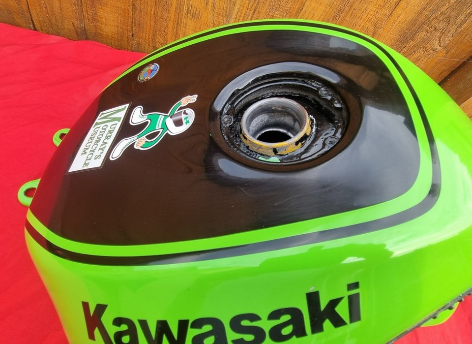 Used Kawasaki ZX10R 2004 2005 Gen 1 Race Bike Petrol Fuel Tank Green ...