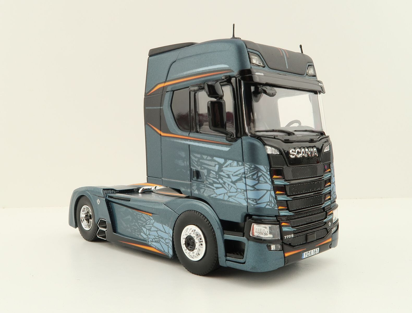 Tekno 80732 Scania NG 770S-V8 Highline 4x2 Truck - Frostfire - Svempa 1 ...