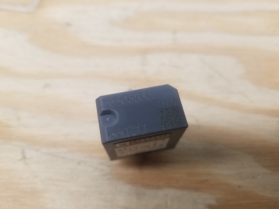 2002-2009 GM Trailblazer & Envoy GMT 360 2005-2008 9-7x Headlamp Relay ...