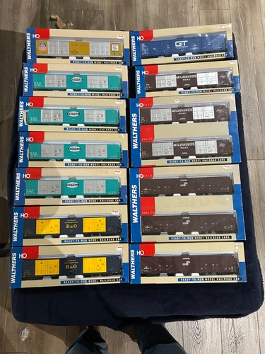 Walthers "LOT" standard 86' Hi-Cube Box Car 8-Door various road names ...