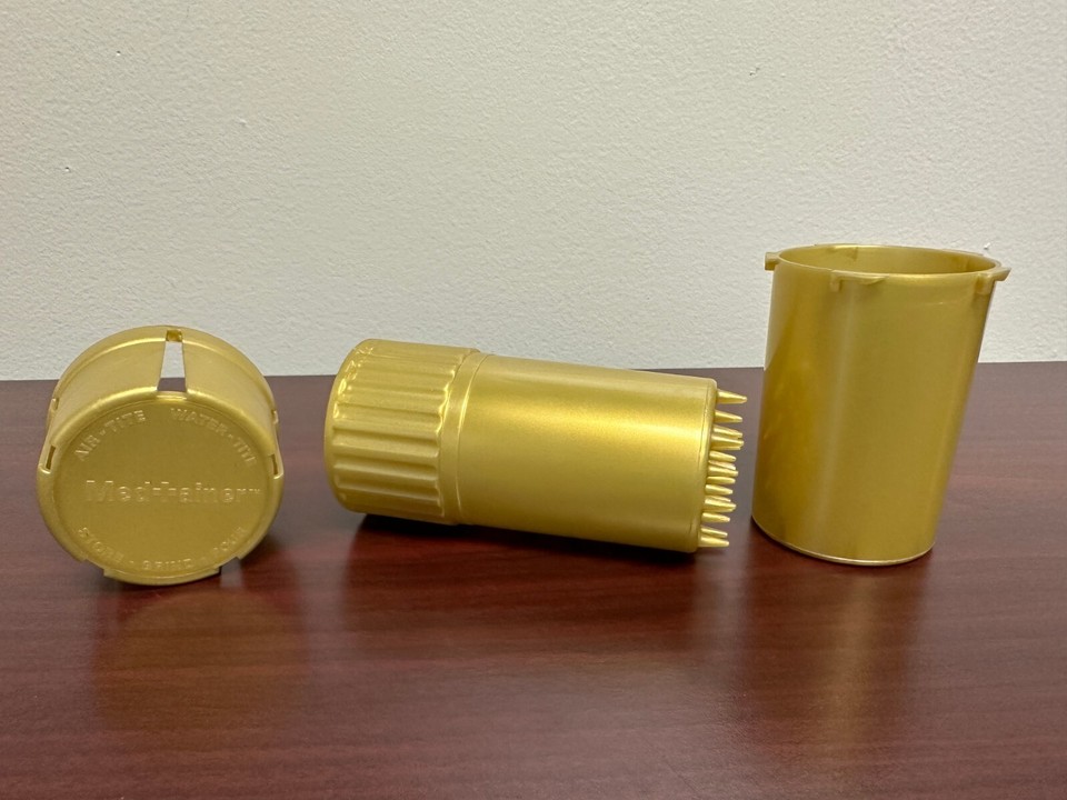 MedTainer – 40 Dram Storage Container with Built-in Grinder – Gold | eBay