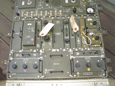 VINTAGE CASED MILITARY SIGNAL CORP ARMY NAVY MARINE MOTOROLA RADIO ...