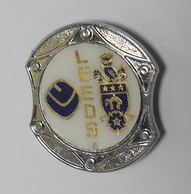 LEEDS UNITED FC - VINTAGE INSERT CREST BADGE | eBay UK