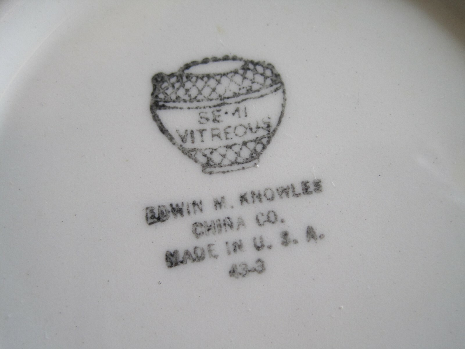 VTG Edwin Knowles China Semi Vitreous SERVING BOWL W/EMBOSSED RIM ...