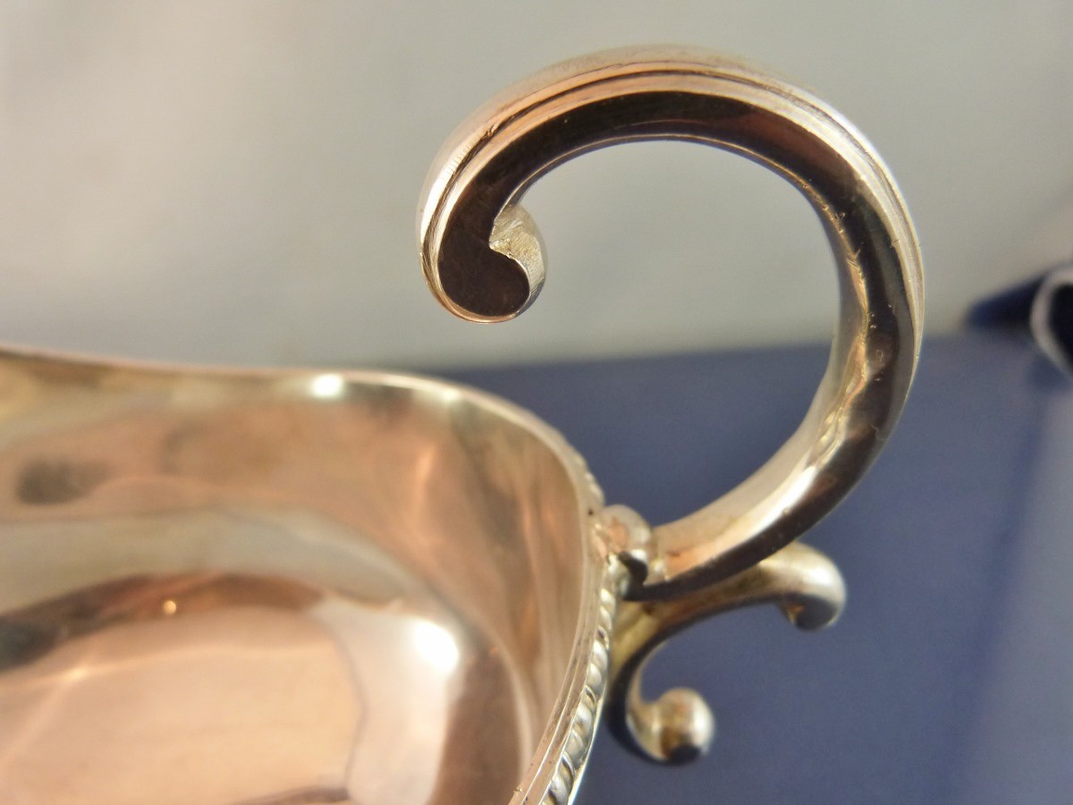 GADROON BORDER PAW FEET GRAVY or SAUCE BOAT BY VINERS of SHEFFIELD | eBay