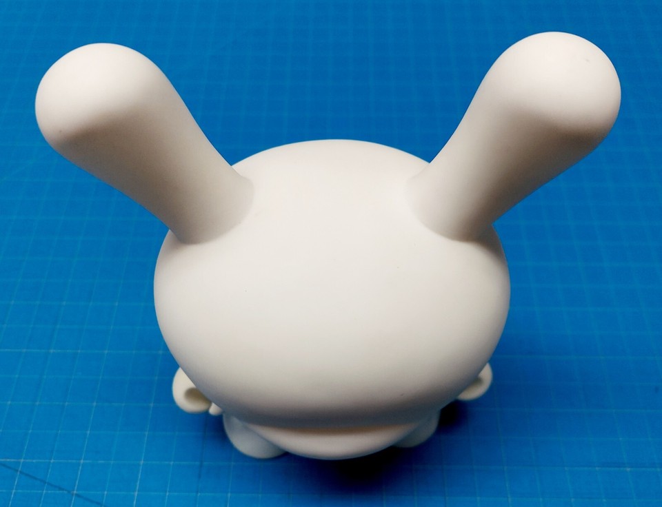 Kidrobot Dunny 8" Kaws White Blank Vinyl Figure Gen 1 Original Custom ...