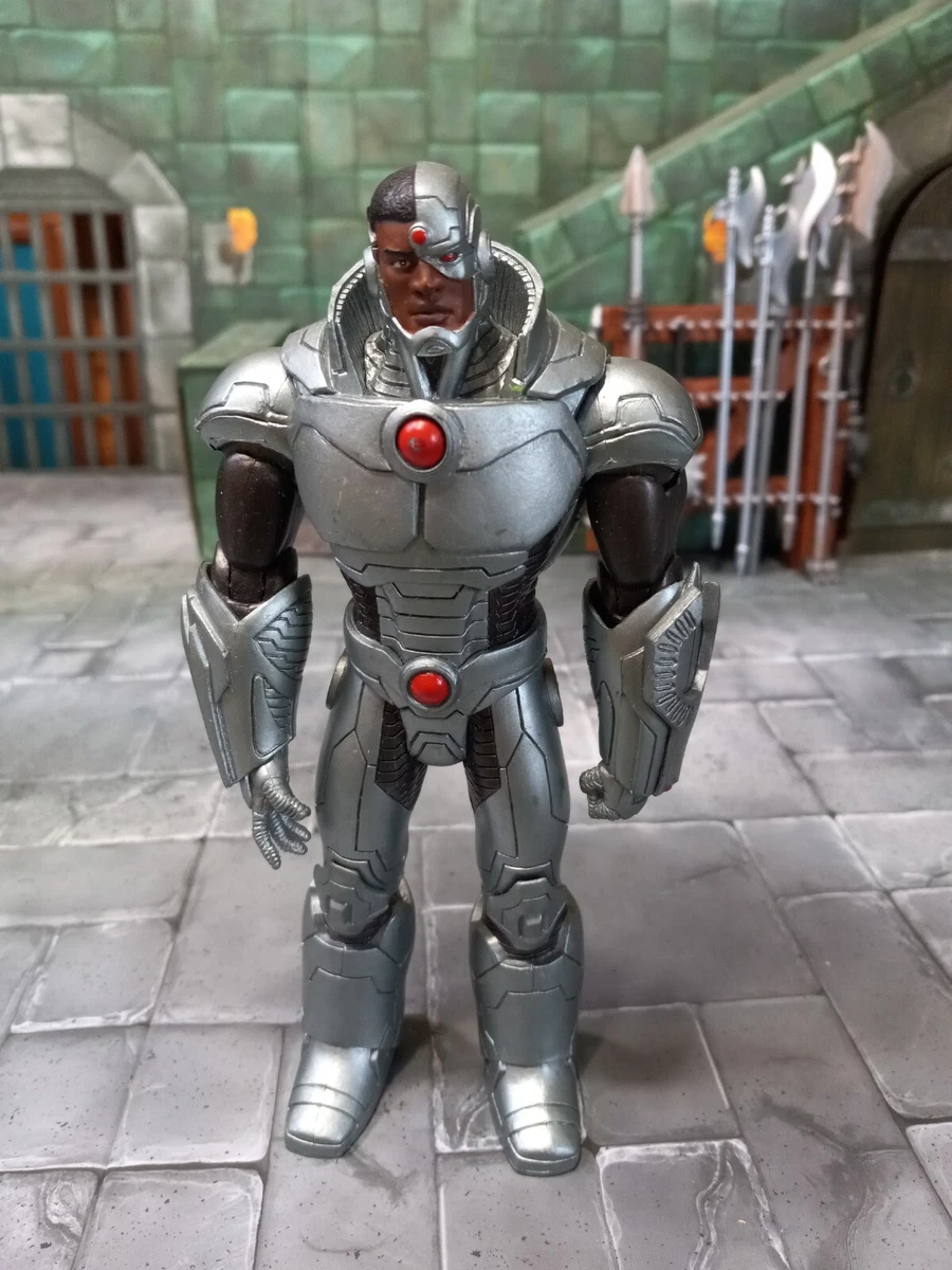 Justice League War Cyborg Figure