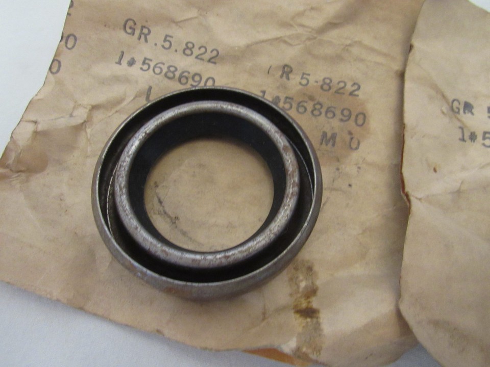 NOS 1956-64 Pontiac Olds P/8 98 88 Rear Differential Axle Bearing Seal ...