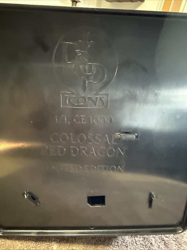 Dungeons & Dragons Icons Colossal Red Dragon Figure Limited Edition ...