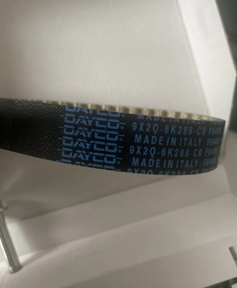 Genuine Jaguar Land Rover 3.0 V6 Tdv6 Fuel Pump Drive Belt Kit dayco ...