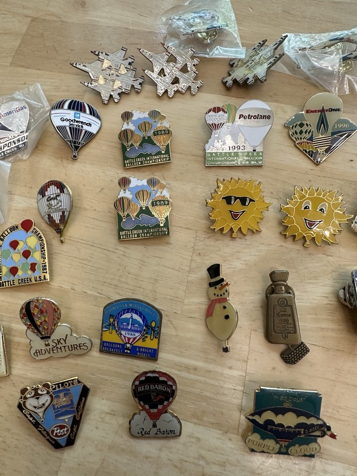 Lot Of Vintage Balloon Special Shape Pins And Thunder Bird Plane Pins ...