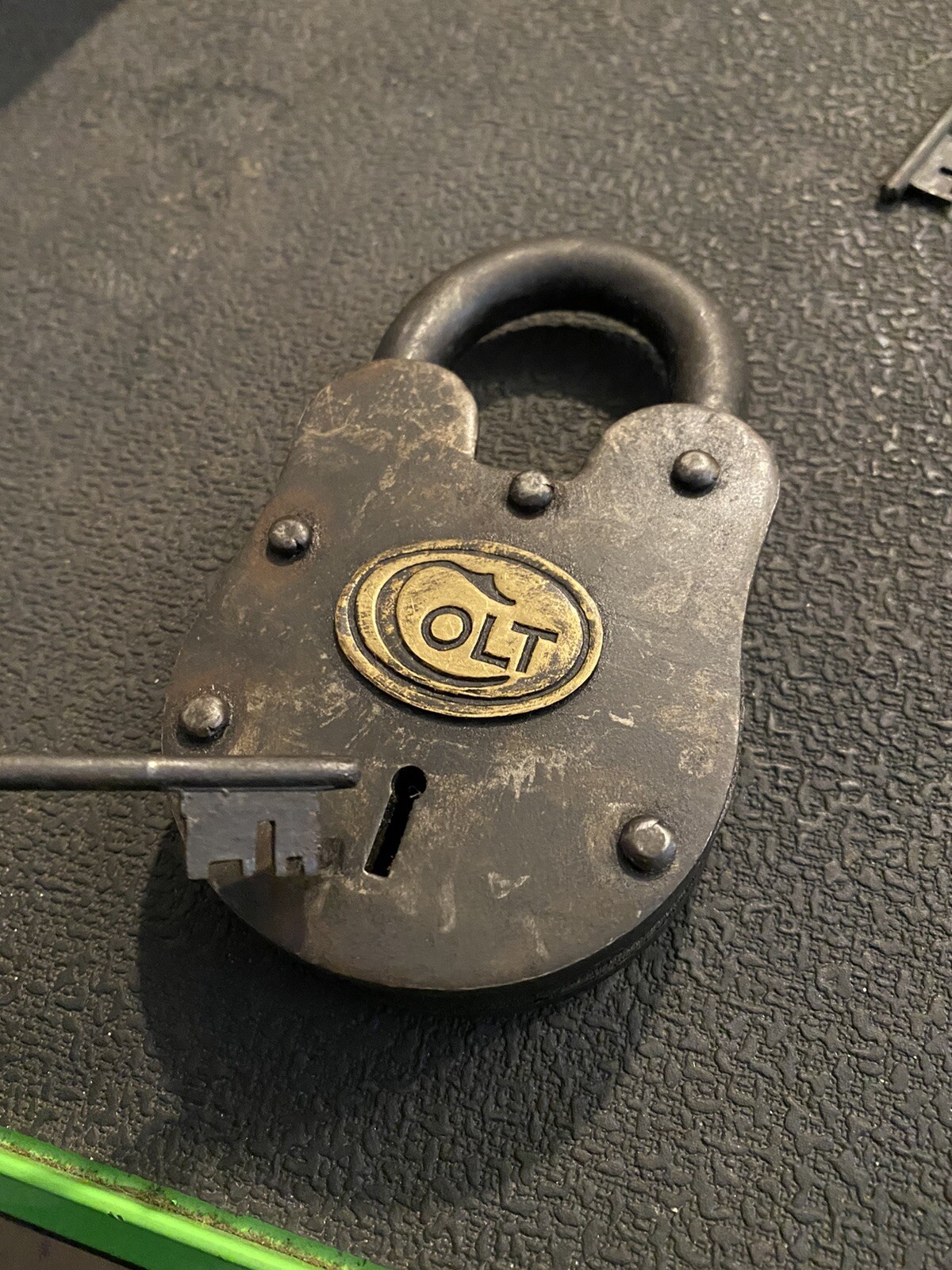 Colt Rifles Padlock Key Lock Lot x2 Keys METAL Gunsmoke Yellowstone ...