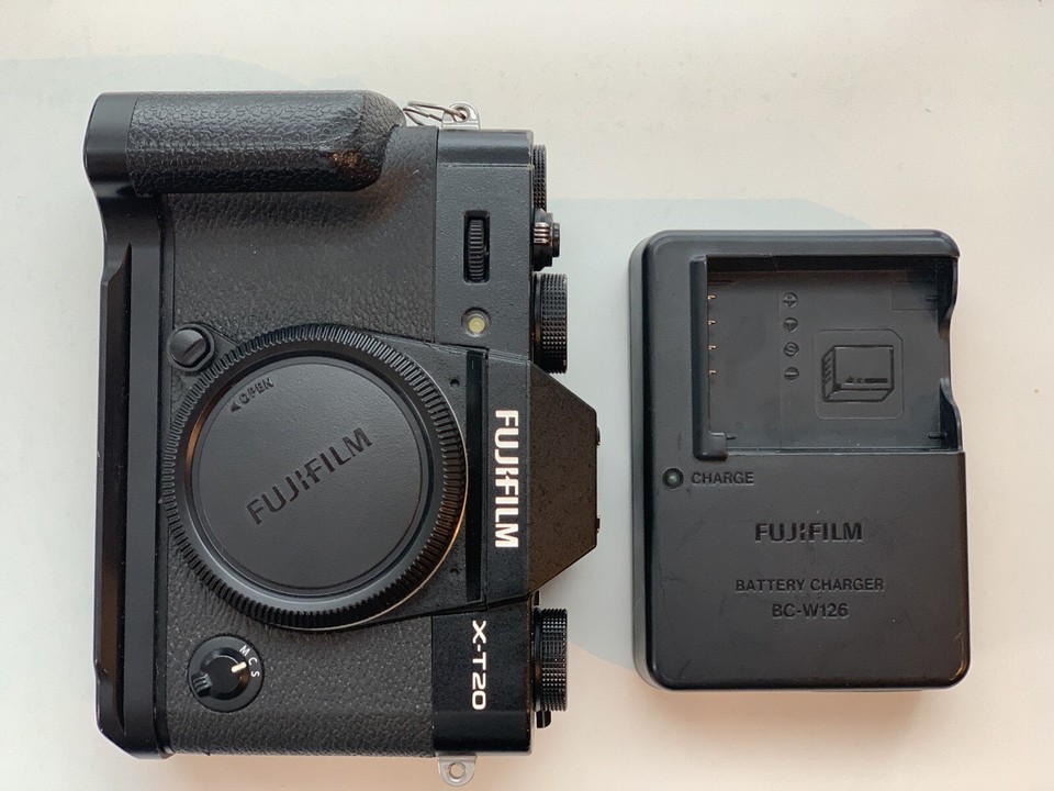 Fuji Fujifilm X-T20 XT20 XT-20 24.3MP Silver Body Only ** PARTS ...