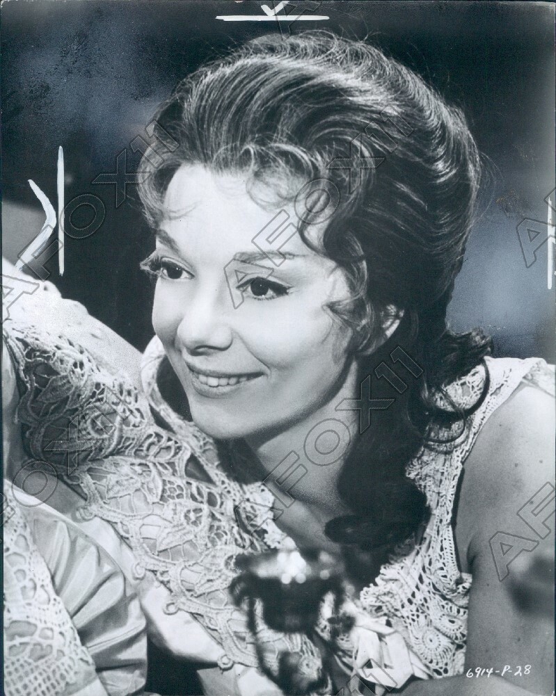 Old Time Actress Massey WCW: Anna Massey – Frock Flicks