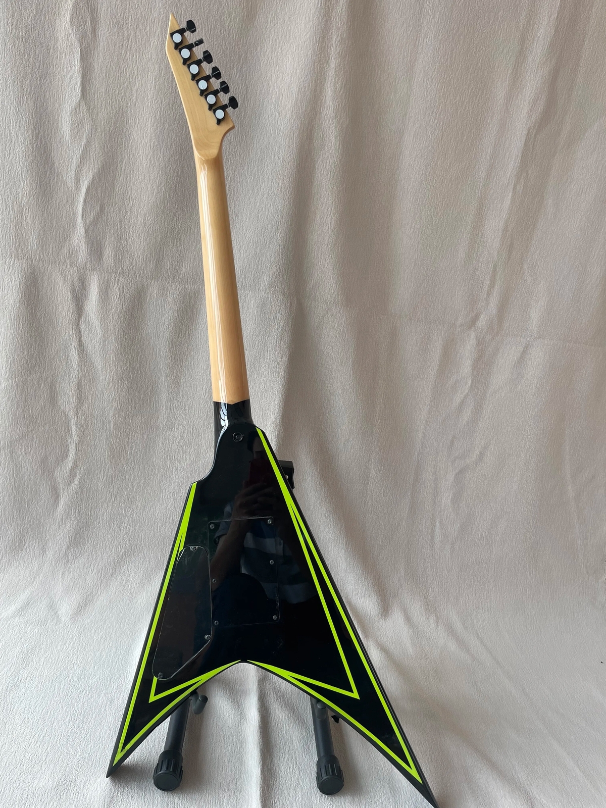 Factory Customized Electric Guitar, Flying V-Shaped Black with A Top ...