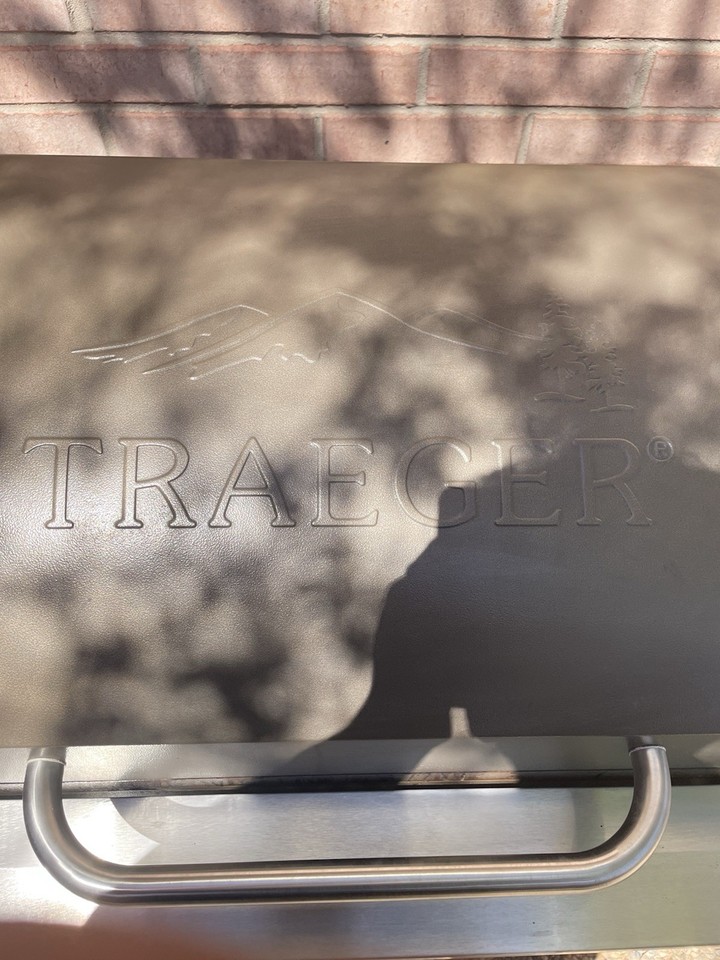 Working Bronze Traeger Select Pro Pellet Grill | eBay