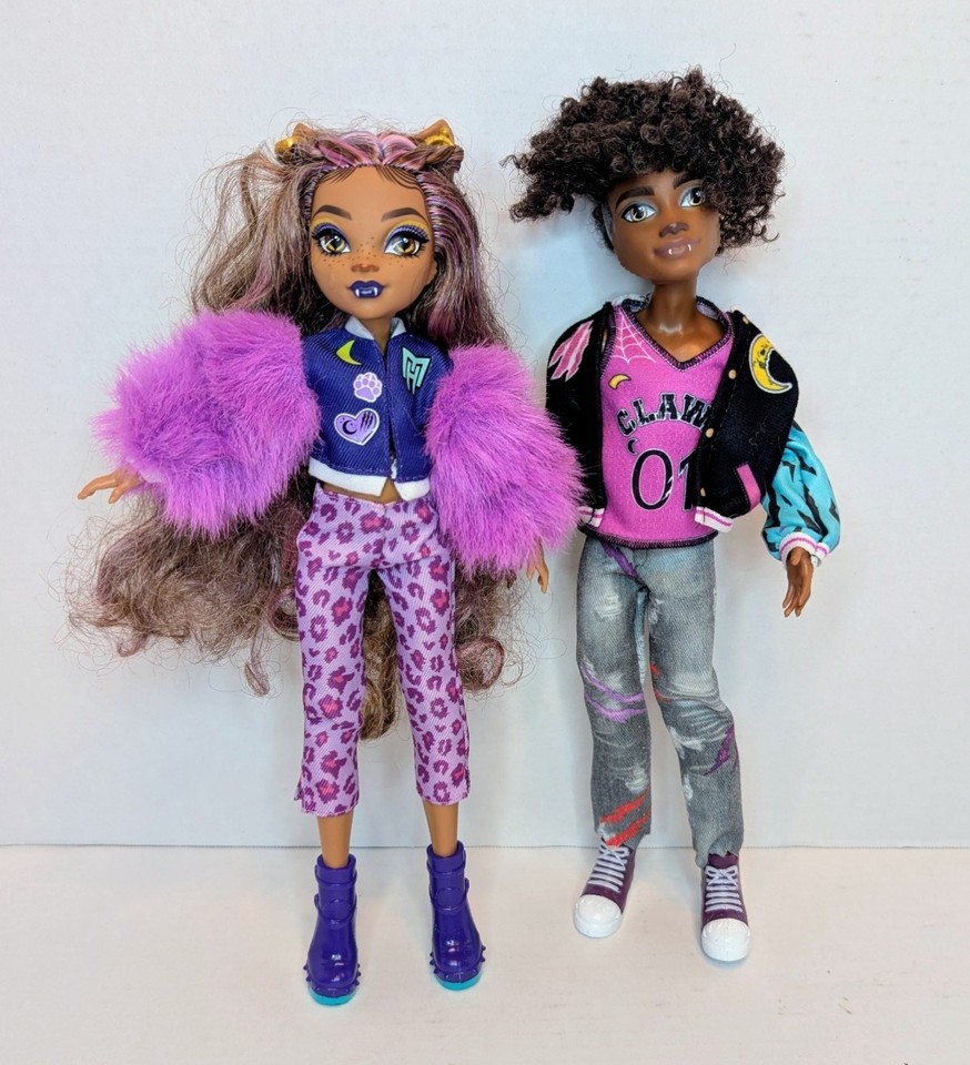 Monster High Student Lounge Playset Clawdeen Wolf Clawd Wolf Crescent ...