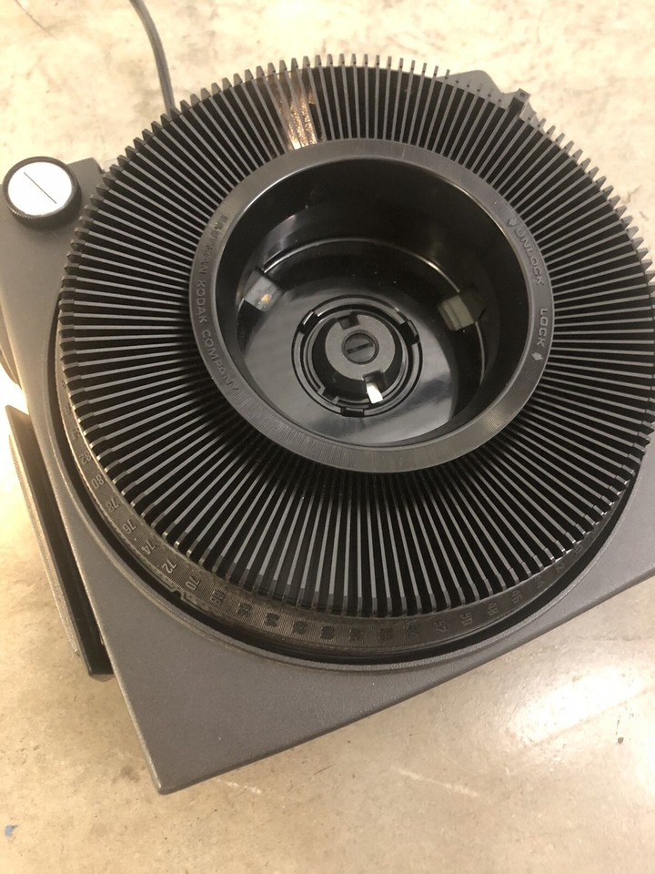 kodak carousel slide projector 850 Has Two Carousel Wheels | eBay