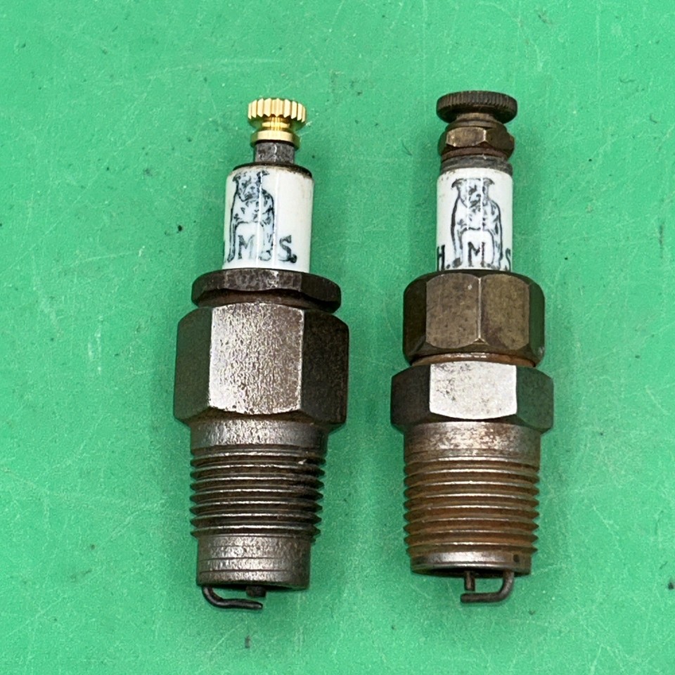 H.M.S Bull Dog Vintage Antique Spark Plugs Nice Grapics Model T Ford ...