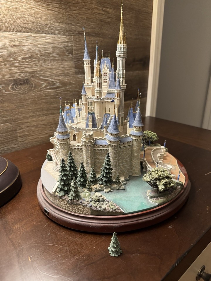 Olszewski Disney Cinderella Castle FIRST EDITION Light-Up w/ Box | eBay
