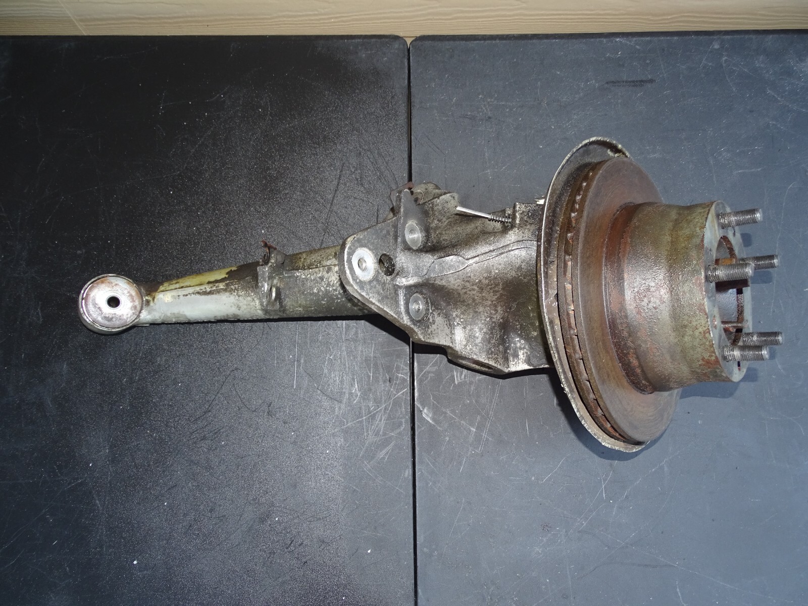 Porsche 944 951 Right Trailing Arm Knuckle Hub Spindle Suspension *LATE ...