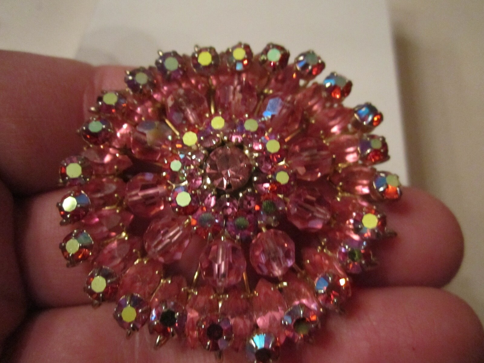 VINTAGE SPARKLING CRYSTAL STARBURST THEME DESIGN BROO… - Gem