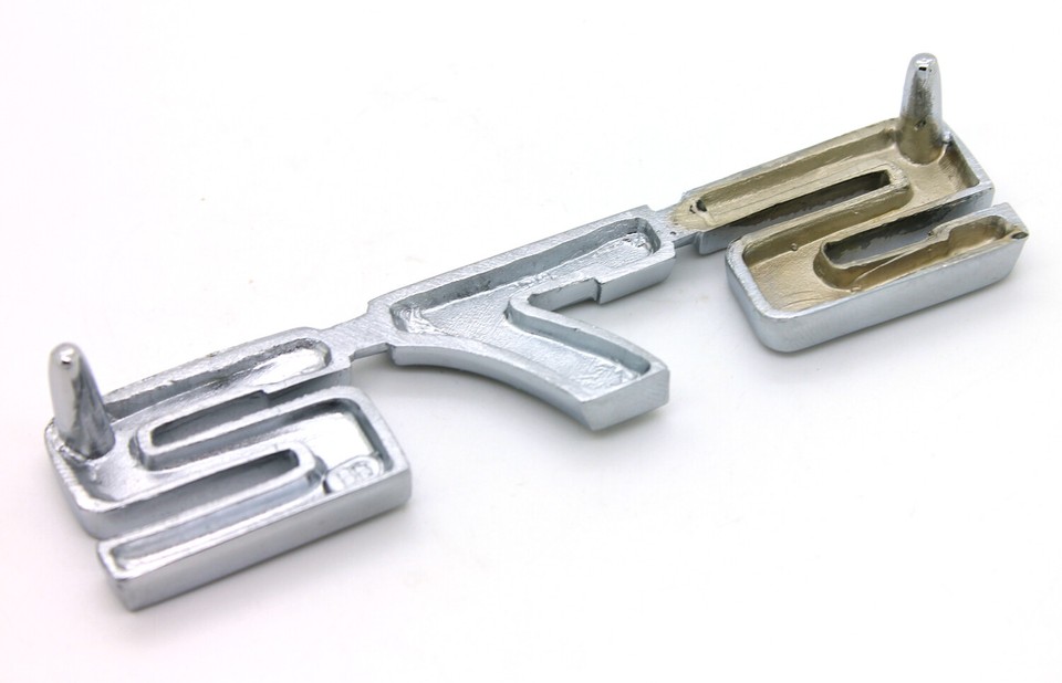 NEW 572 Front Fender Emblem w/White Trim / For 1969 CAMARO 1969-1974 ...