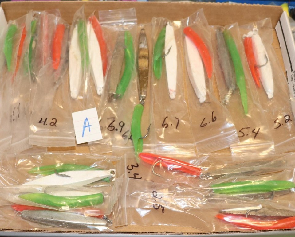 Lot of 16 Diamond Fishing Jigs Lures 2oz 3oz 6oz Surgical Tube Color ...
