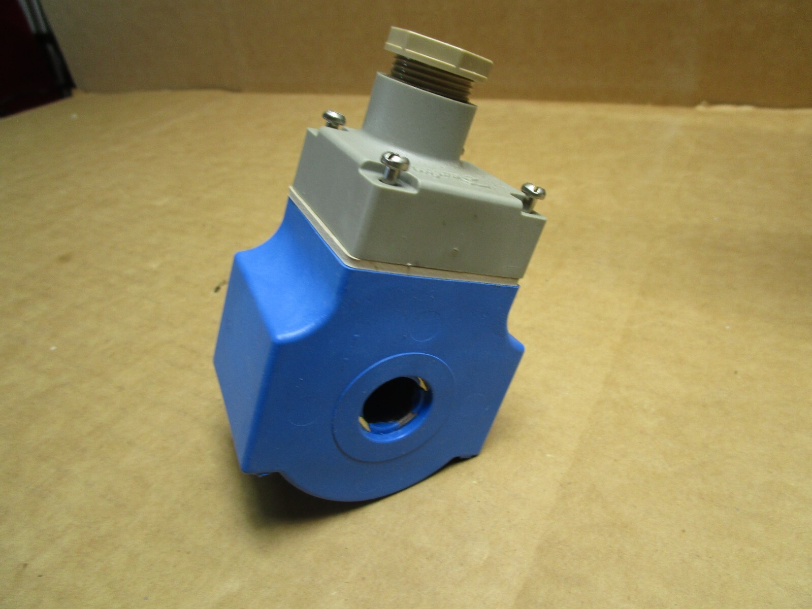 New In Box DANFOSS 018F6857 BG024DS Solenoid Coil Valve DC24V 16W F6457 ...