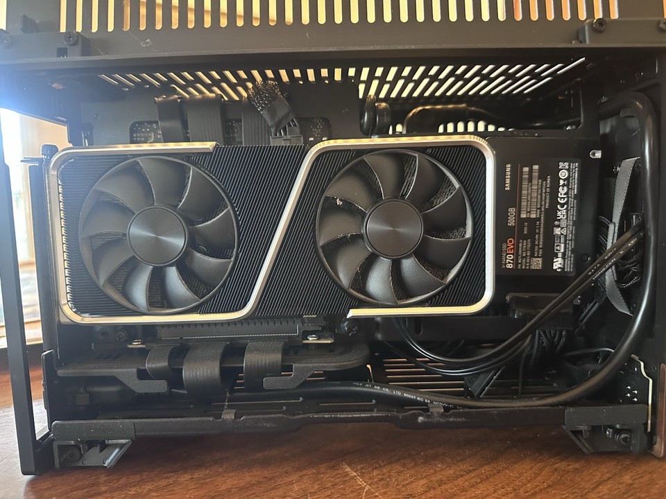 Custom Mini ITX - i7-13700F - RTX 3060 Ti FE - 32GB RAM - 2TB - Fractal ...