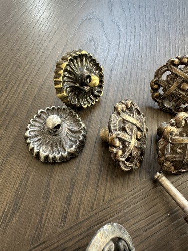 Vintage 1947 Brass Pie Criss Cross Daisy Drawer Pulls + Others Total of ...