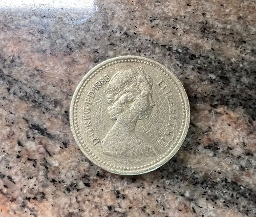 Very RARE Uncirculated 1983 Royal Arms One Pound Coin Old Style One ...