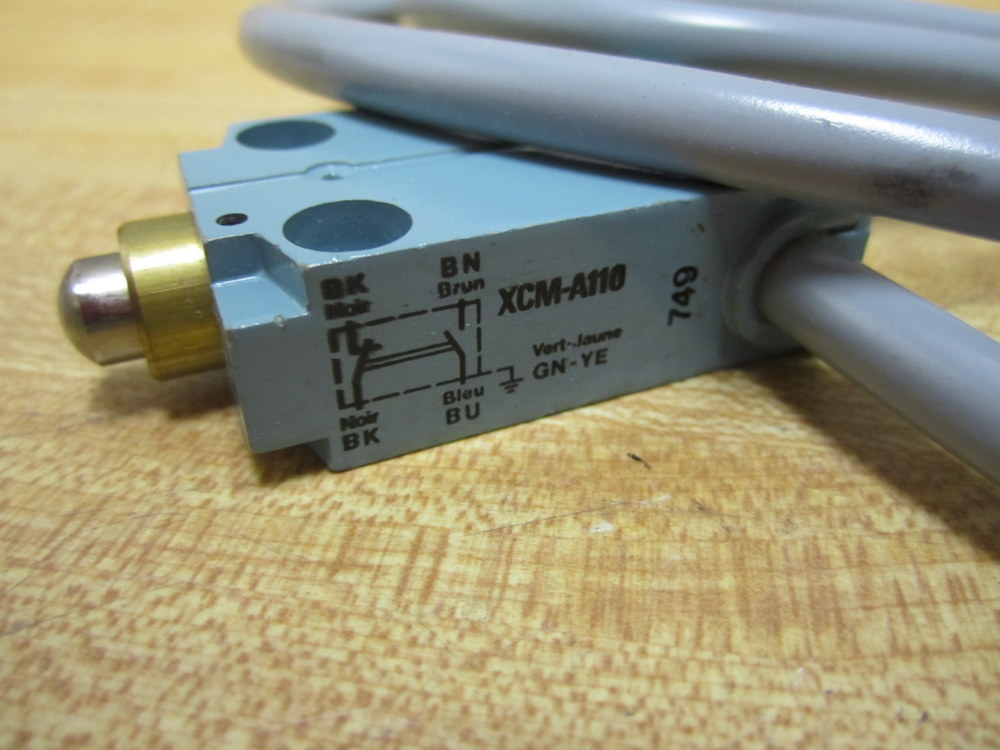 Telemecanique XCM-A110-H7 Limit Switch XCMA110H7 | eBay