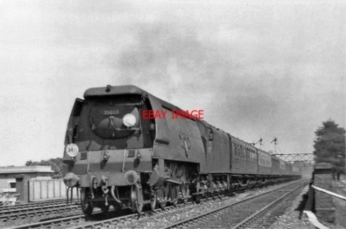PHOTO SR MERCHANT NAVY LOCO 35027 PORT LINE 1955 AT STURT LANE JUNCTION ...
