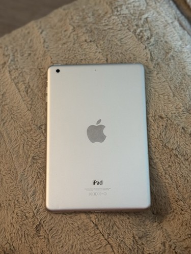 Apple iPad Mini 2 - A1489 - 7.9" Screen 32GB WiFi - Silver- For Parts ...