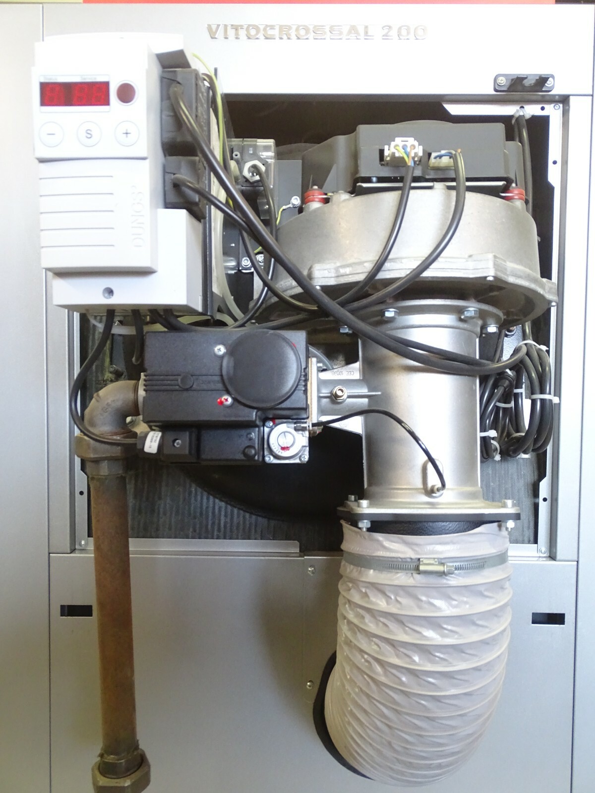 Viessmann Vitocrossal 200 CM2 Gas-Brennwert-Heizkessel 115 kW Heizung ...