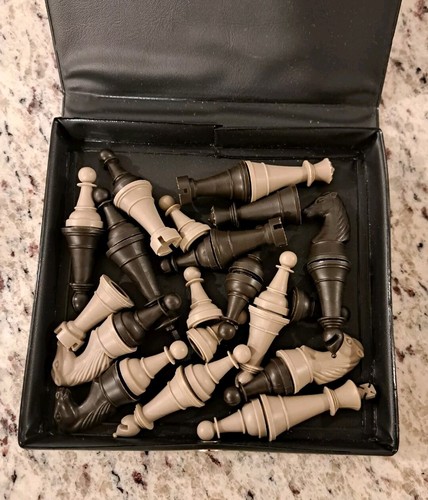TANDY Radio Shack 1650 Replacement chess pieces /complete set with Case ...