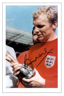BOBBY MOORE Signed Autograph PHOTO Gift Signature Print ENGLAND World ...