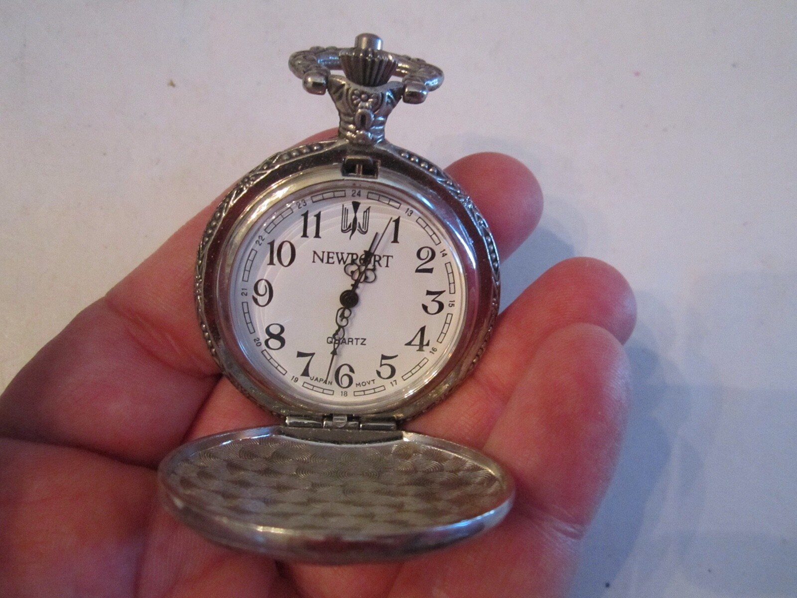 NEWPORT POCKET WATCH WITH HUNTING DOG DESIGN - QUARTZ - TUB SC-6 | eBay