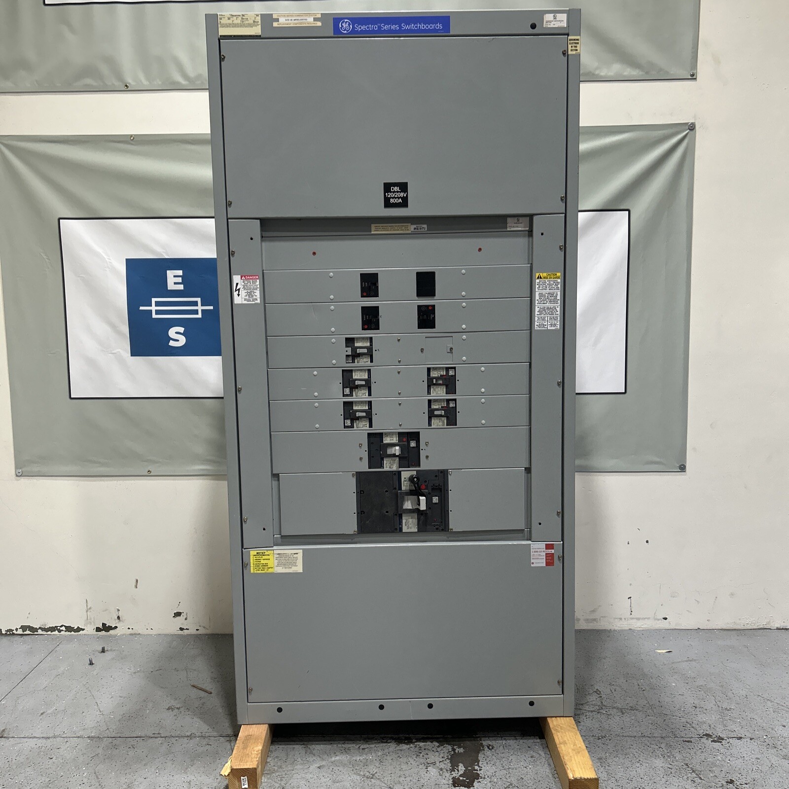 800 Amp Main Breaker GE 480v 3PH 4W With Breakers | eBay