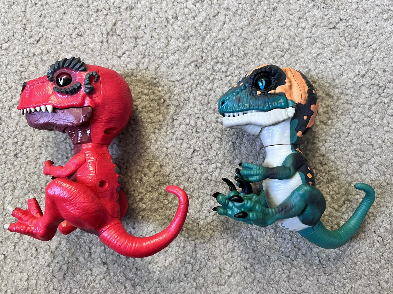 LOT of 2 Wowwee Fingerlings Untamed Raptor T-Rex Dinosaurs Fury ...