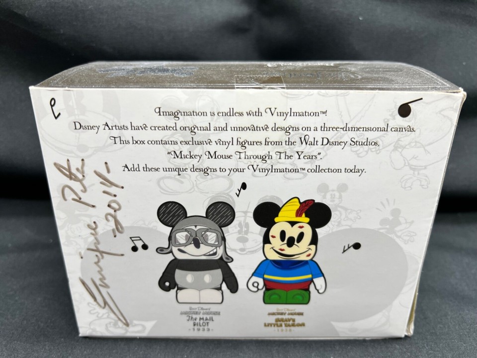 Vinylmation Disney. Set with Mickey mail pilot and Brave little Tailor ...