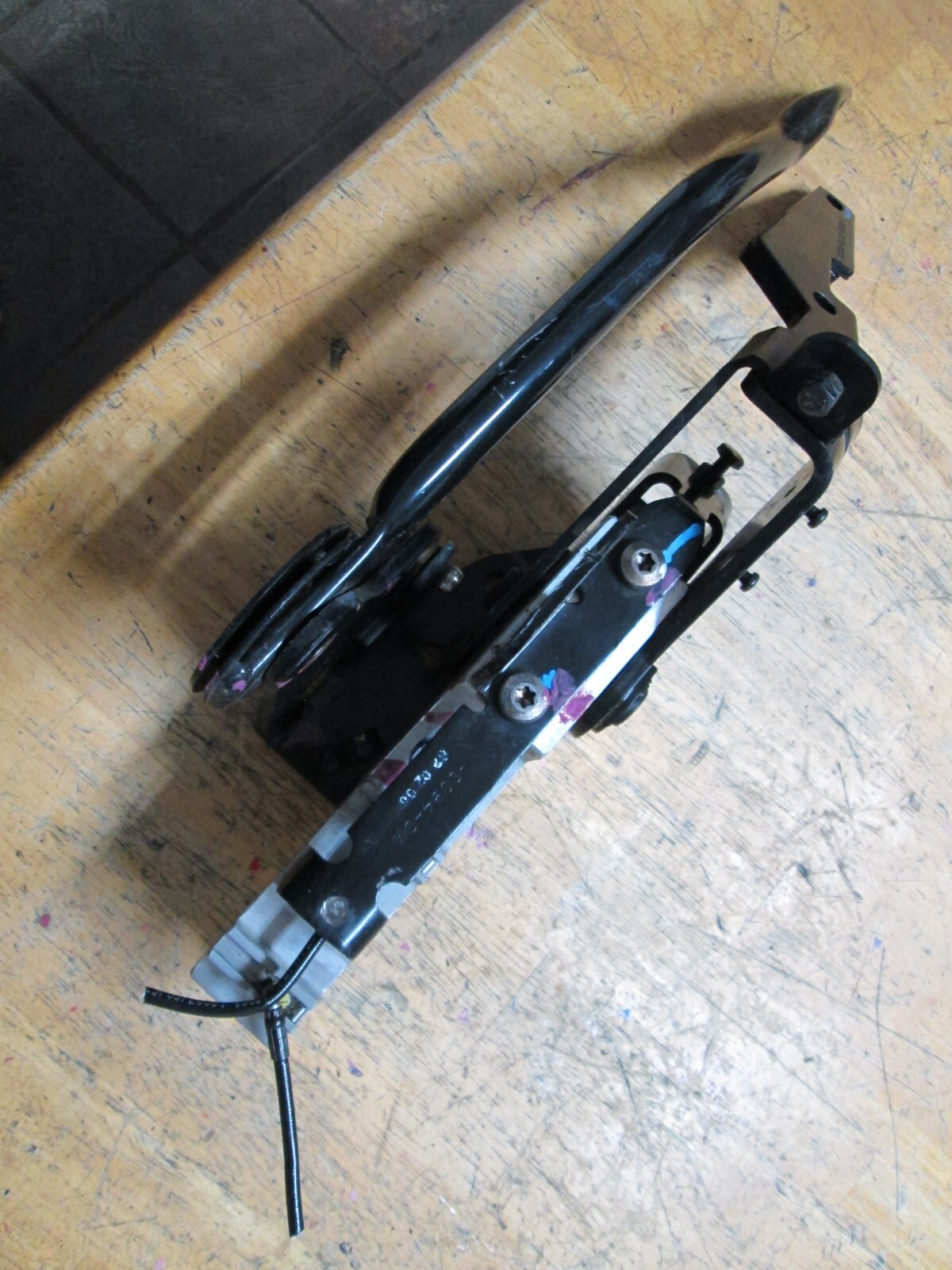 07 12 MITSUBISHI ECLIPSE Convertible Roof Top Right Hydraulic Hinge ...