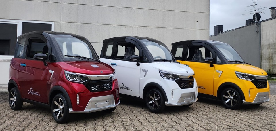 ElektroMobil E-Auto MopedAuto Seniorenmobil ElektroAuto Kabinenroller ...