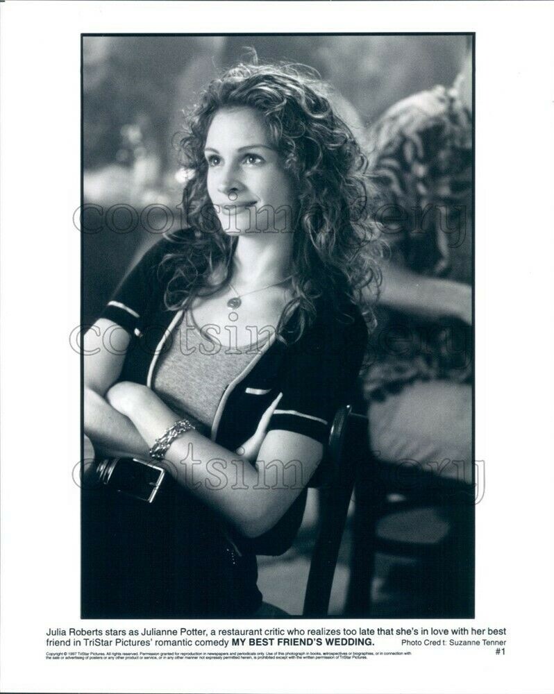 1997 Press Photo Actress Julia Roberts Arms Crossed Best Friend’s ...